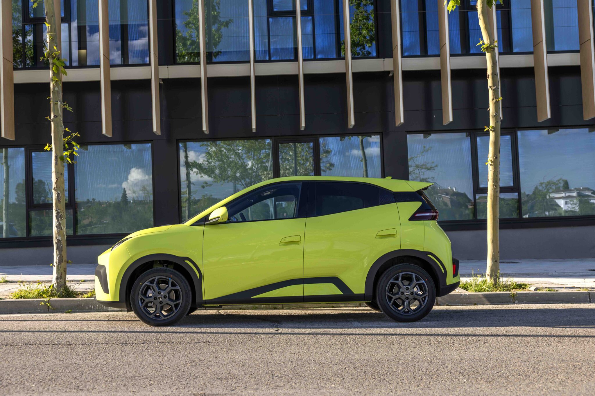 BYD Dolphin Surf Boost eléctrico 2025 | MOTORK